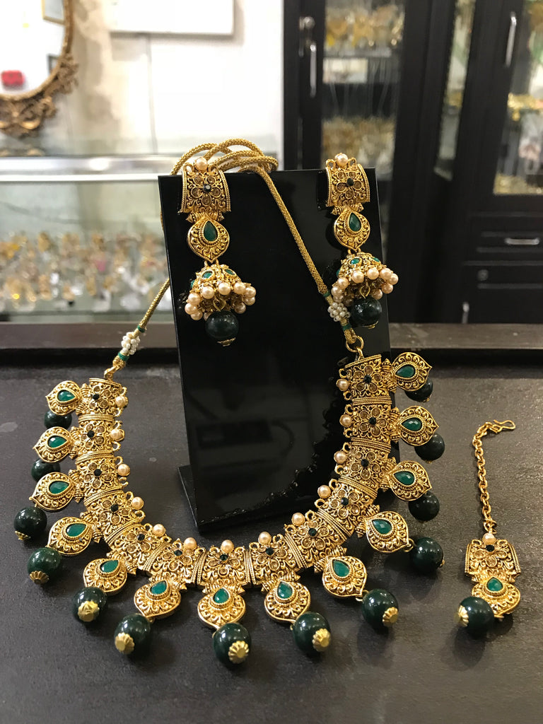 Carved detail emerald drop small choker – Ricco India