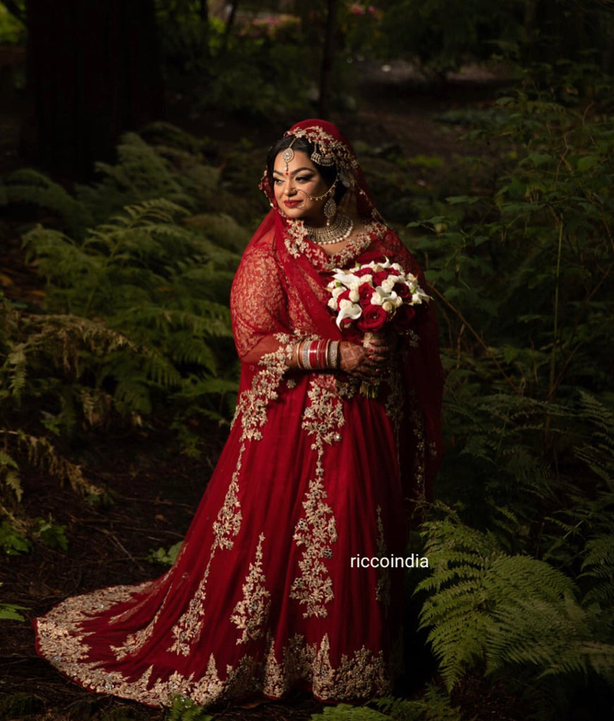 Maroon train gown – Ricco India